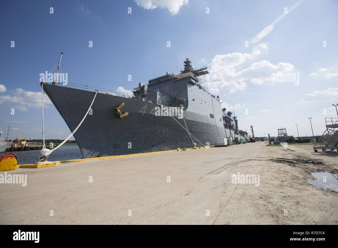 Marines and Sailors participating in Bold Alligator Aviation Mission ...