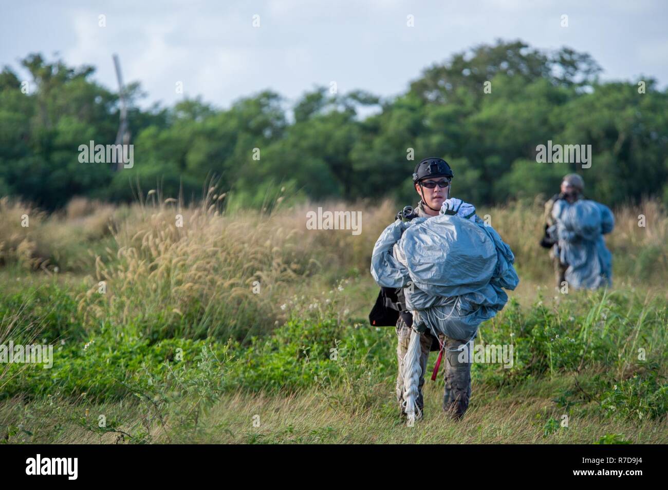 SANTA RITA, Guam (Nov. 29, 2018) Senior Chief Explosive Ordnance ...