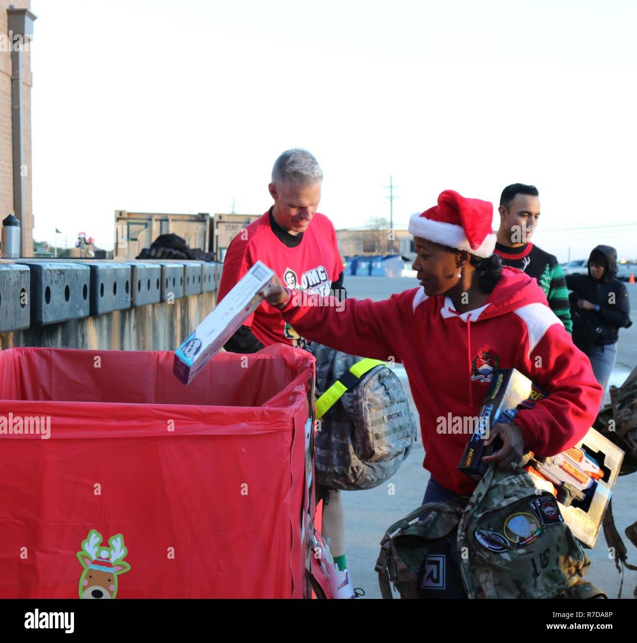 Col. Deitra L. Trotter, 504th Military Intelligence Brigade commander ...
