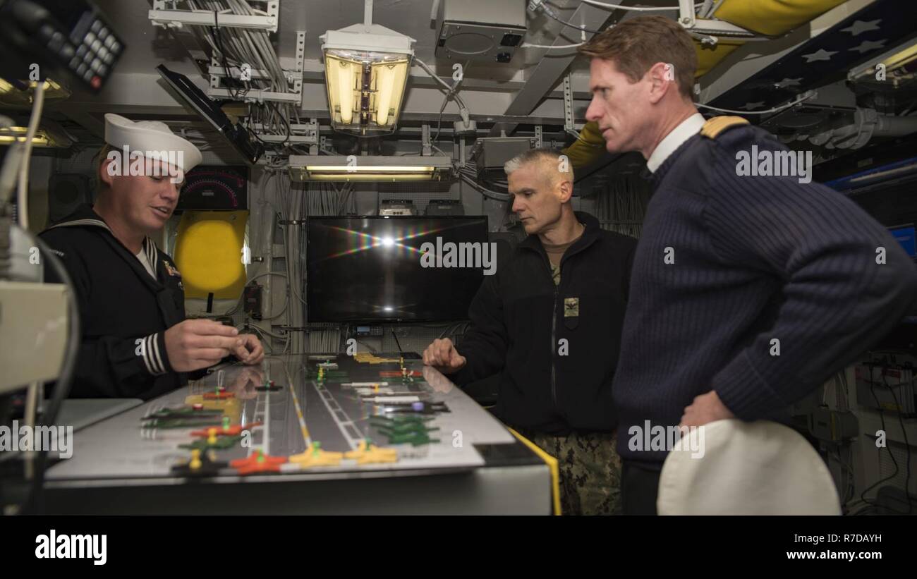 NORFOLK, Va. (Nov. 27, 2018) Aviation Boatswain’s Mate (Handling) 1st ...