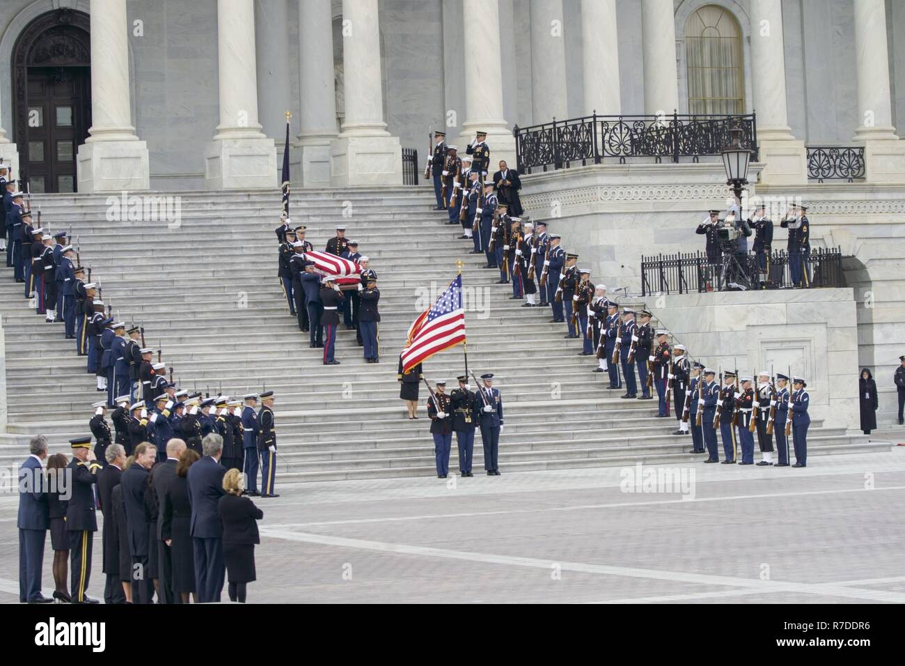 Marine pallbearers carry casket hi-res stock photography and images - Alamy
