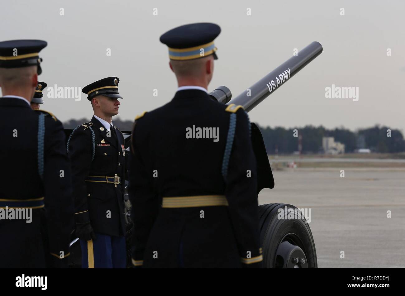 The Presidential Salute Gun Battery, 3rd U.S. Infantry Regiment (The ...