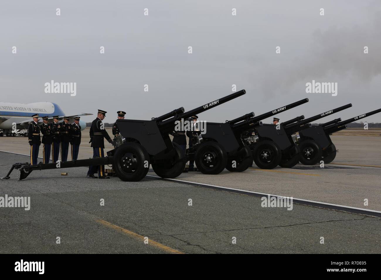 The Presidential Salute Gun Battery, 3rd U.S. Infantry Regiment (The ...