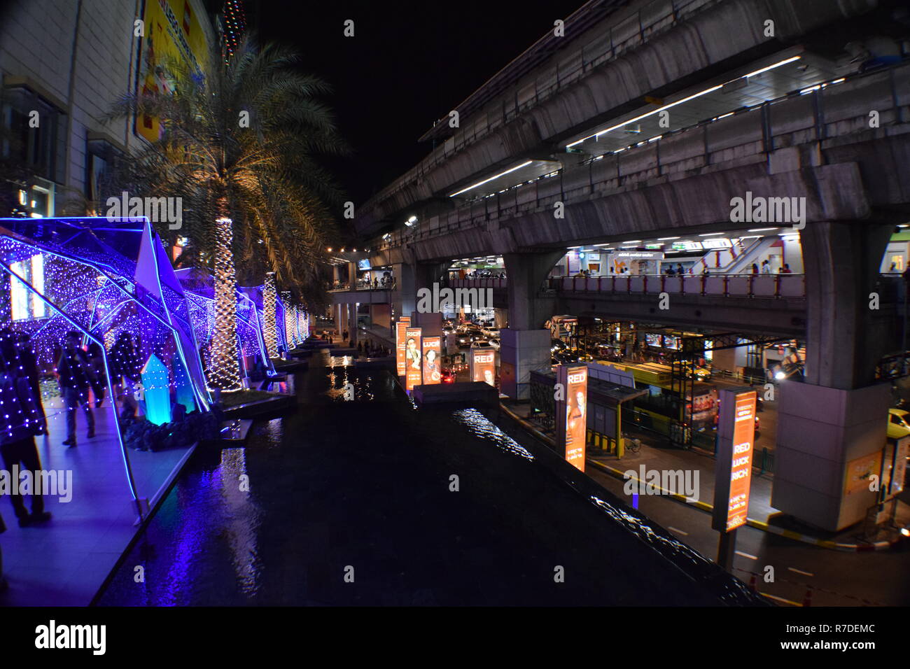 Siam paragon bangkok hi-res stock photography and images - Alamy