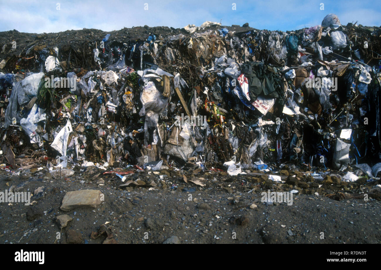 LANDFILL SITE AT WARRNAMBOOL TIP, VICTORIA, AUSTRALIA Stock Photo - Alamy