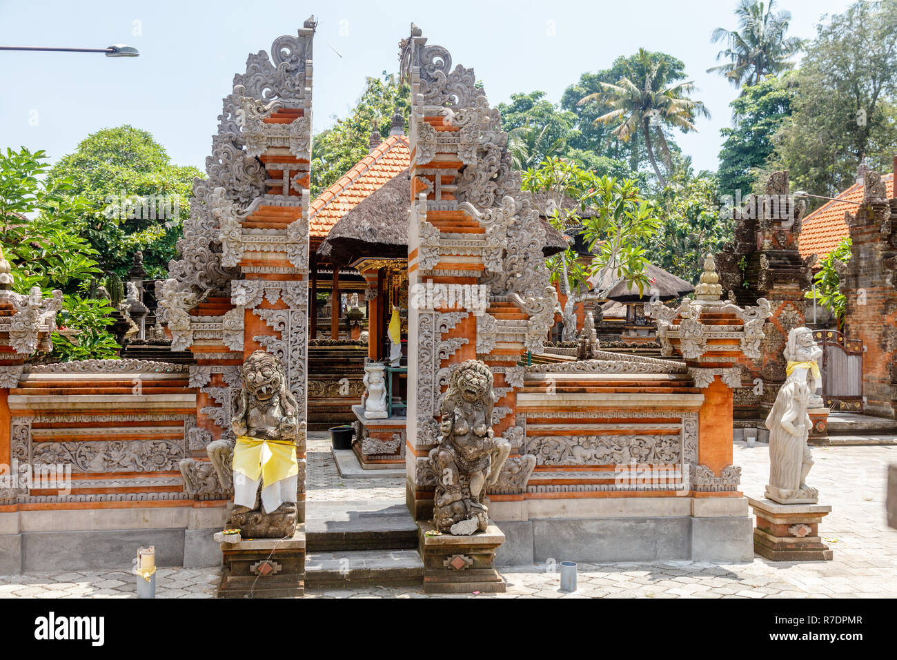 Cadi Bentar or split gates at Balinese Hindu temple Pura Dalem Suka ...