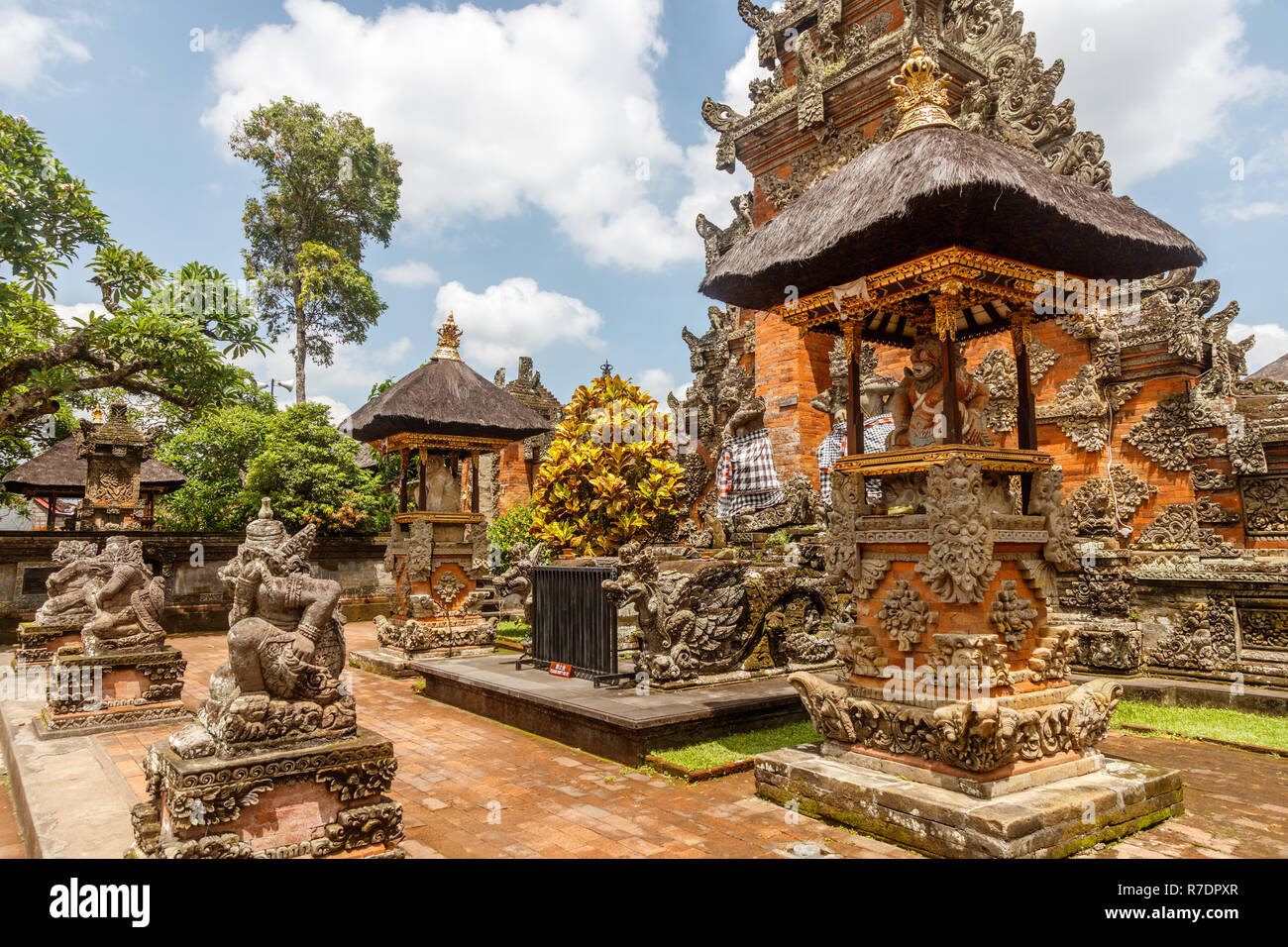 Pura desa temple hi-res stock photography and images - Alamy