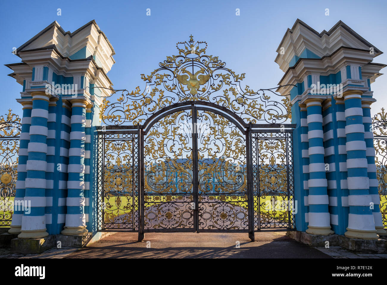 Rococo style gate hi-res stock photography and images - Alamy