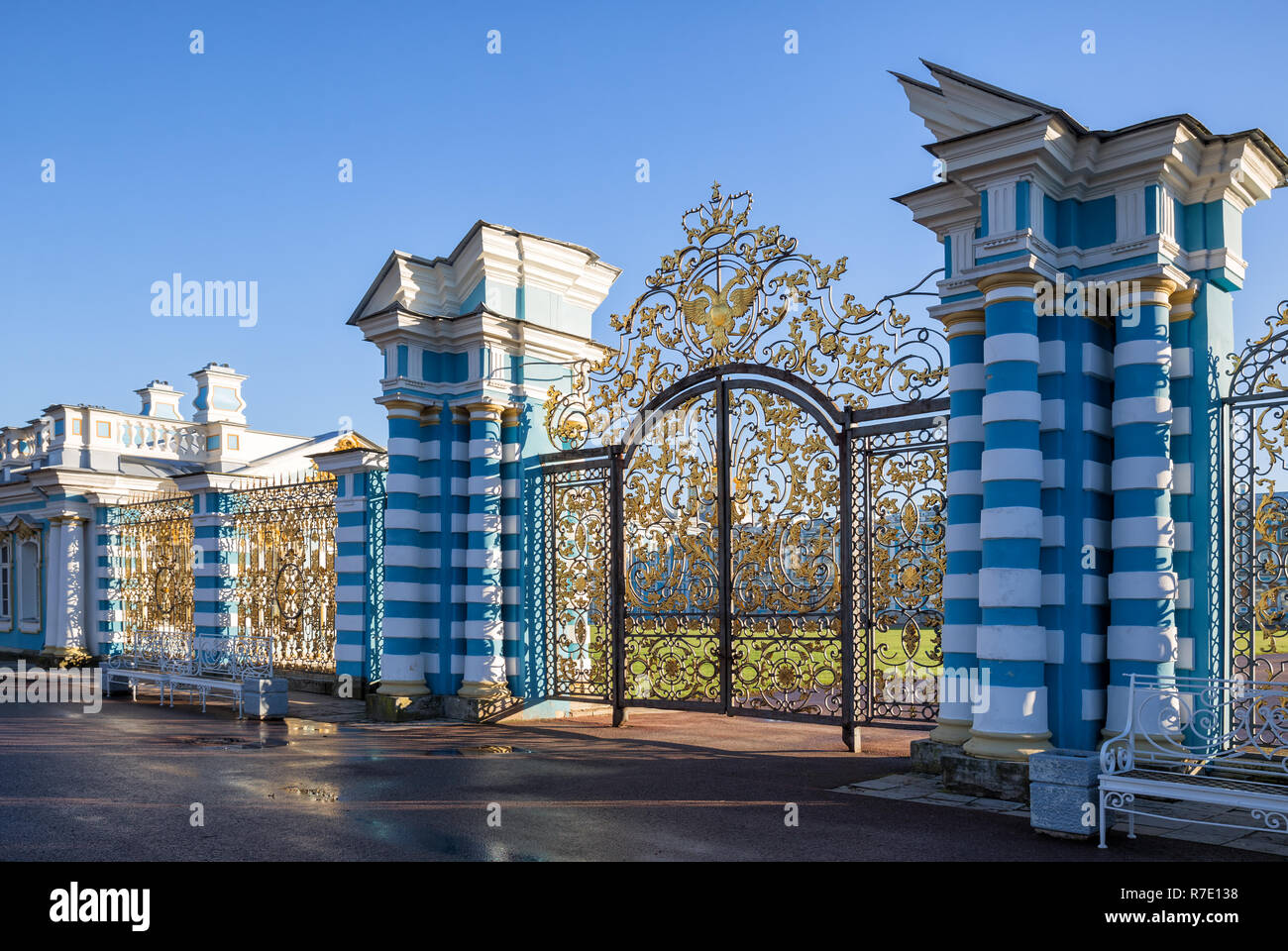 Rococo style gate hi-res stock photography and images - Alamy