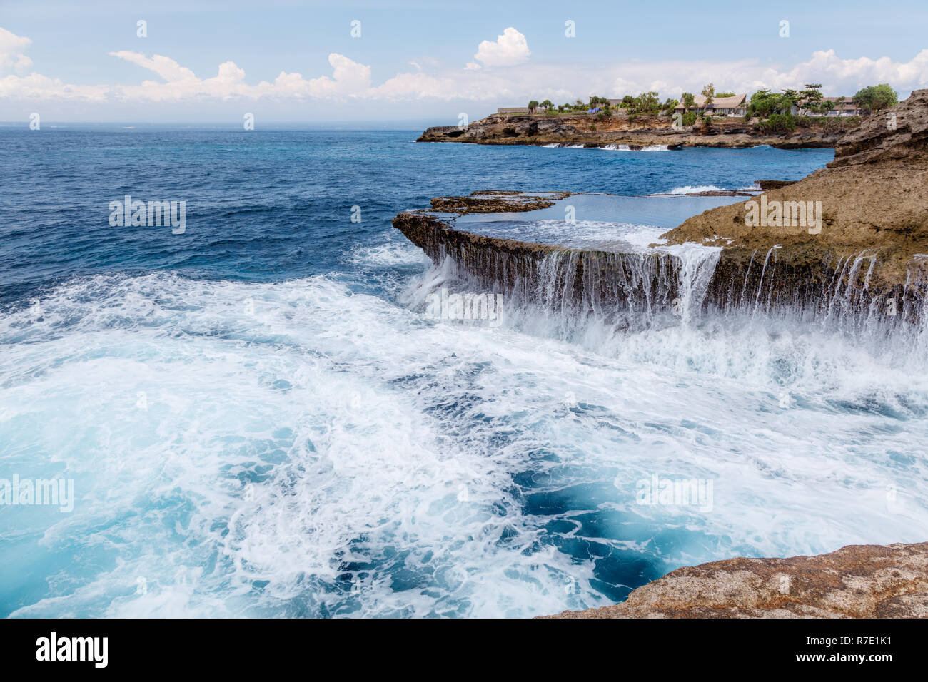Devils tears, blow holes at Sunset Point, Nusa Lembongan, Indonesia ...