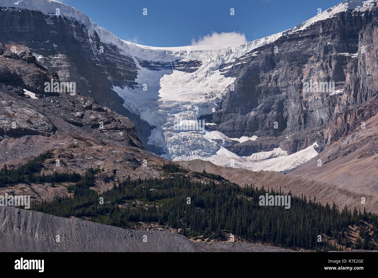 Athabasca glacier and columbia icefield hi-res stock photography and ...