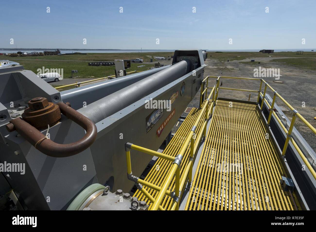 Railgun us navy hi-res stock photography and images - Alamy