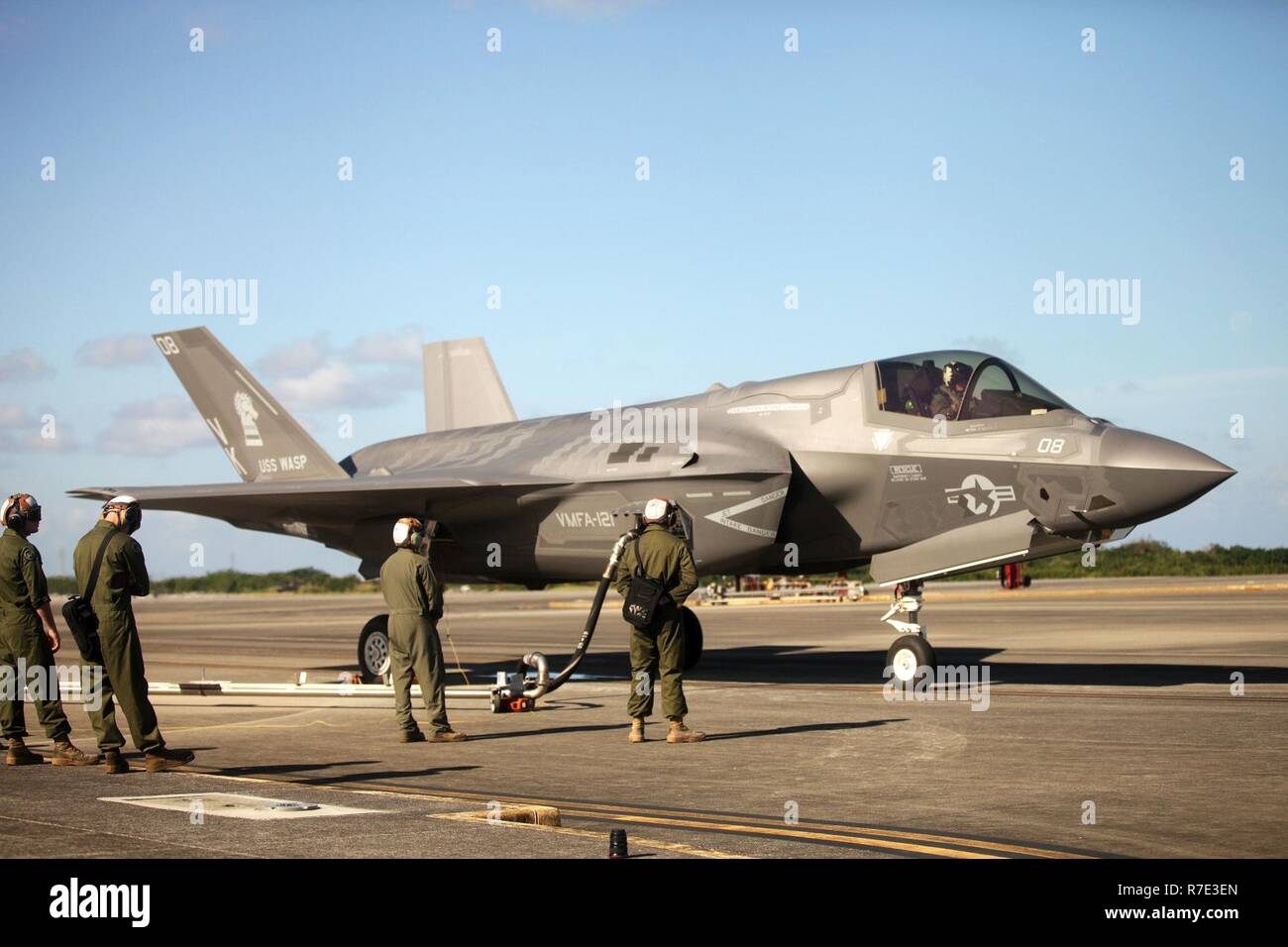 An F-35B Lightning II jet refuels at Marine Corps Air Station Futenma ...