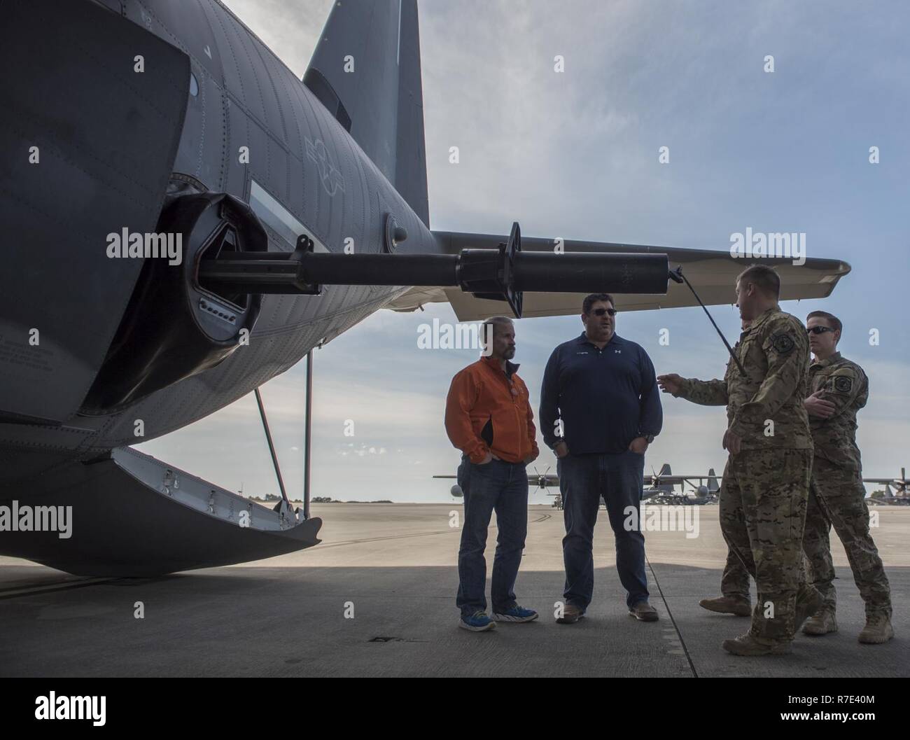 Tony Siragusa, a former NFL defensive tackle, tours an AC-130J ...