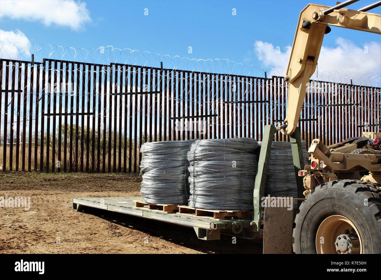 Using the Palletized Loading System, The Forward Support Company, 62nd ...