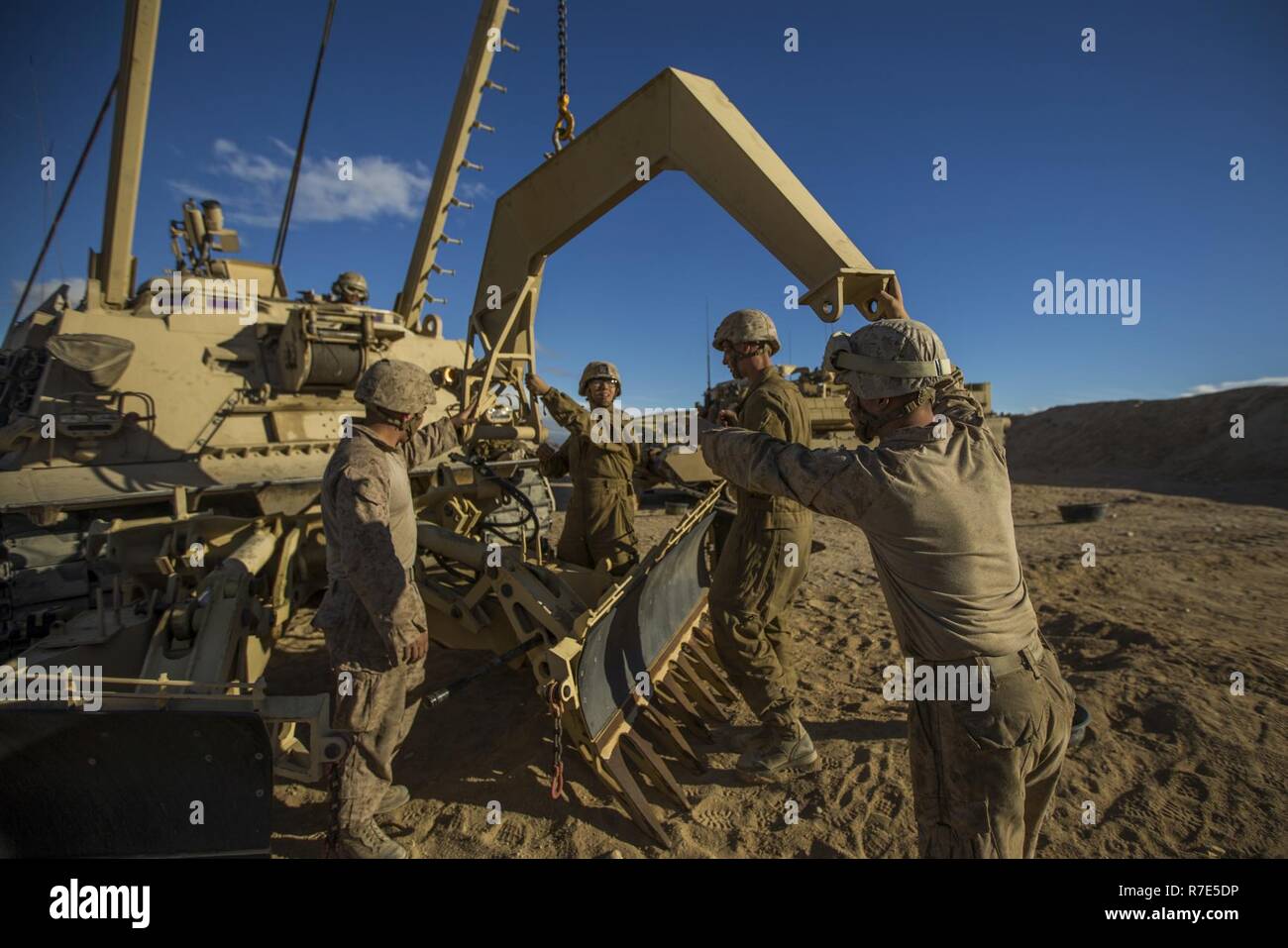 M88a2 hercules recovery vehicle hi-res stock photography and images - Alamy