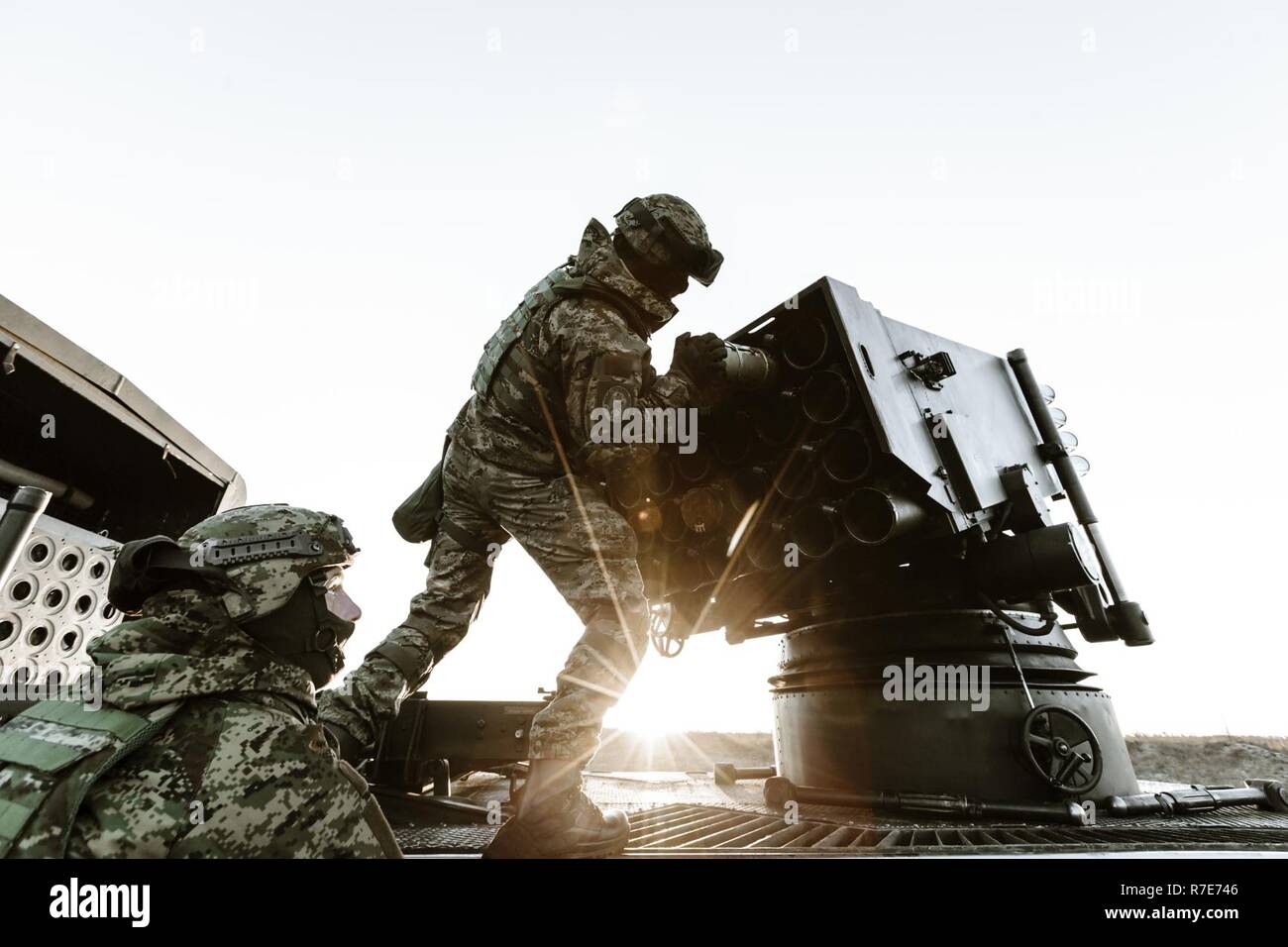 122 mm rocket hi-res stock photography and images - Alamy