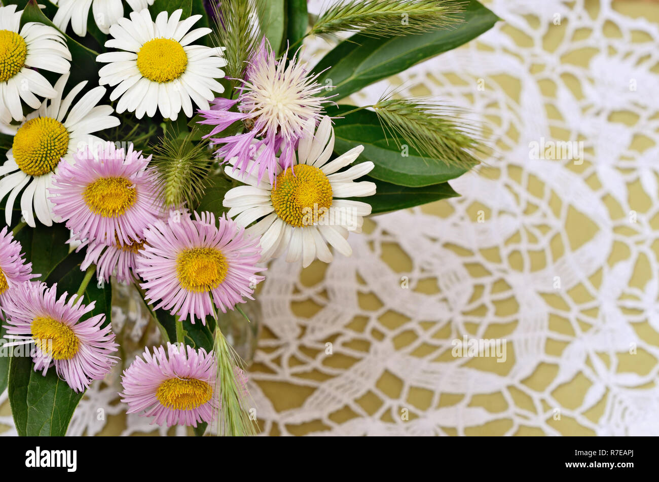 Crochet background with bouquet of flowers Stock Photo - Alamy