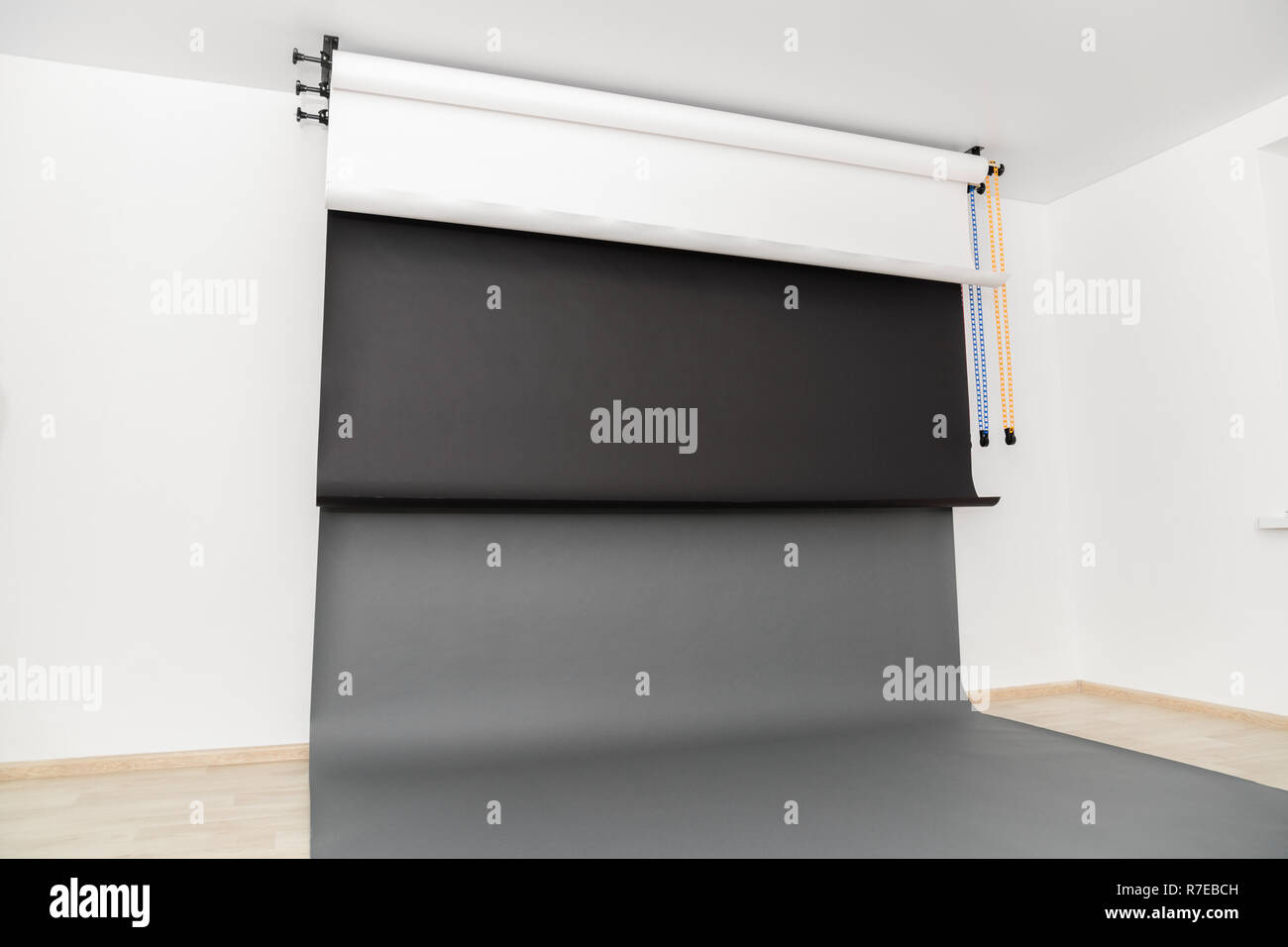 Photo studio at home. New paper backgrounds Stock Photo - Alamy