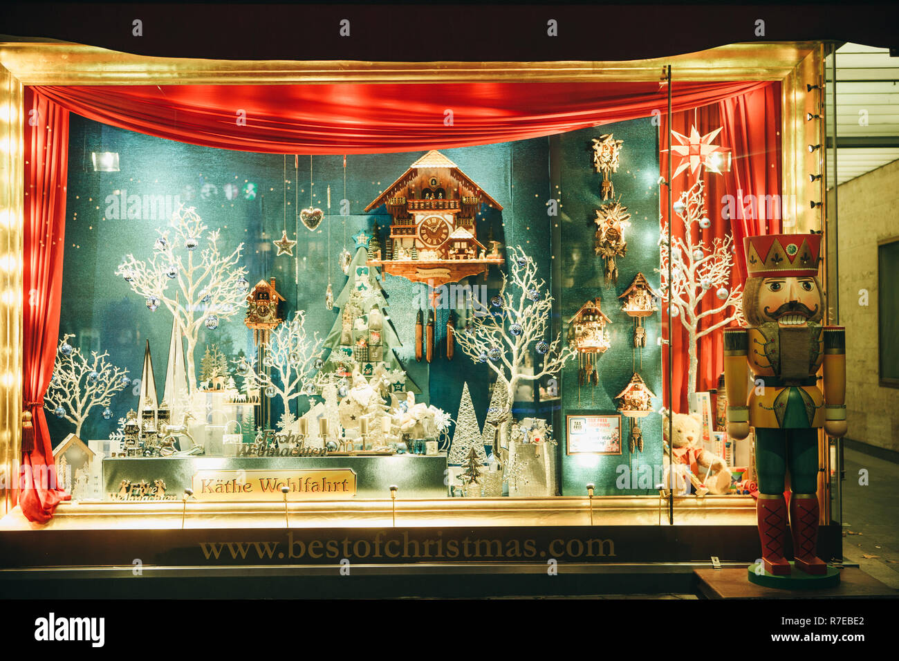 Christmas Toy Shop Window High Resolution Stock Photography and Images ...