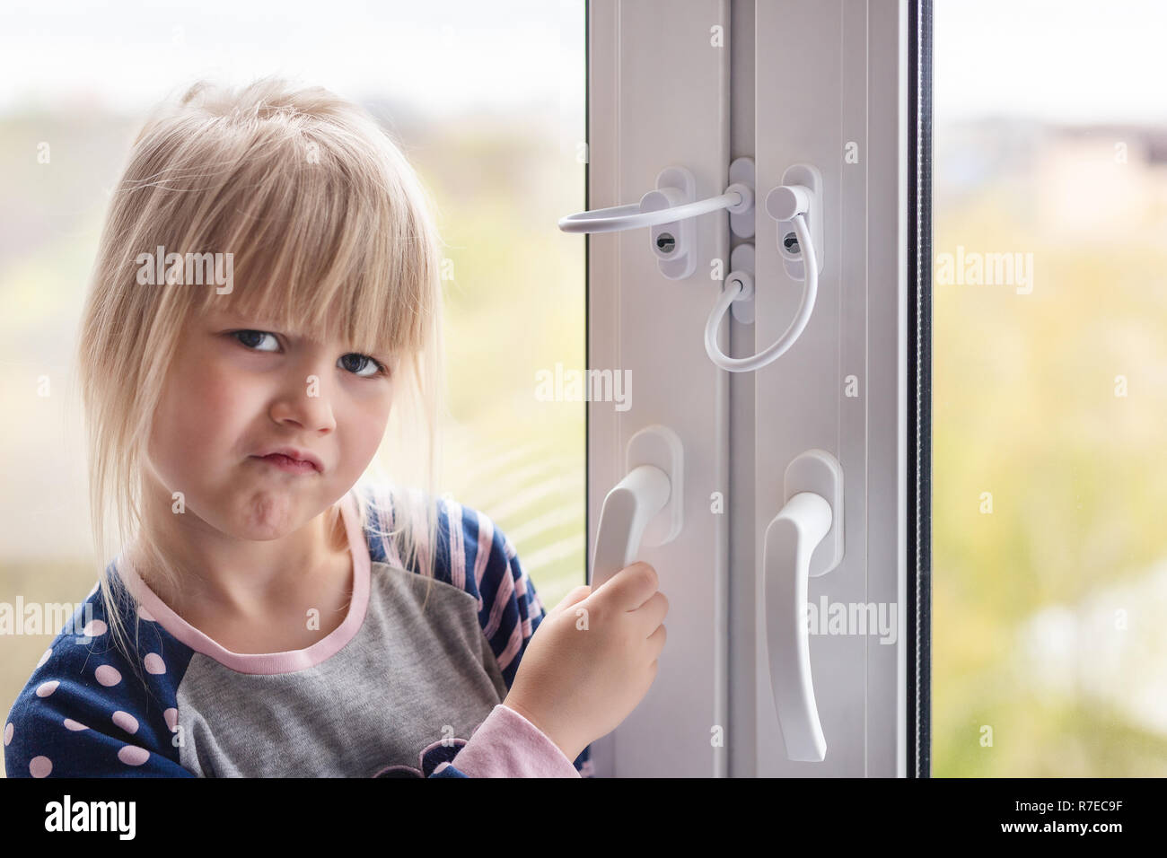 Safety lock toddler hi-res stock photography and images - Alamy