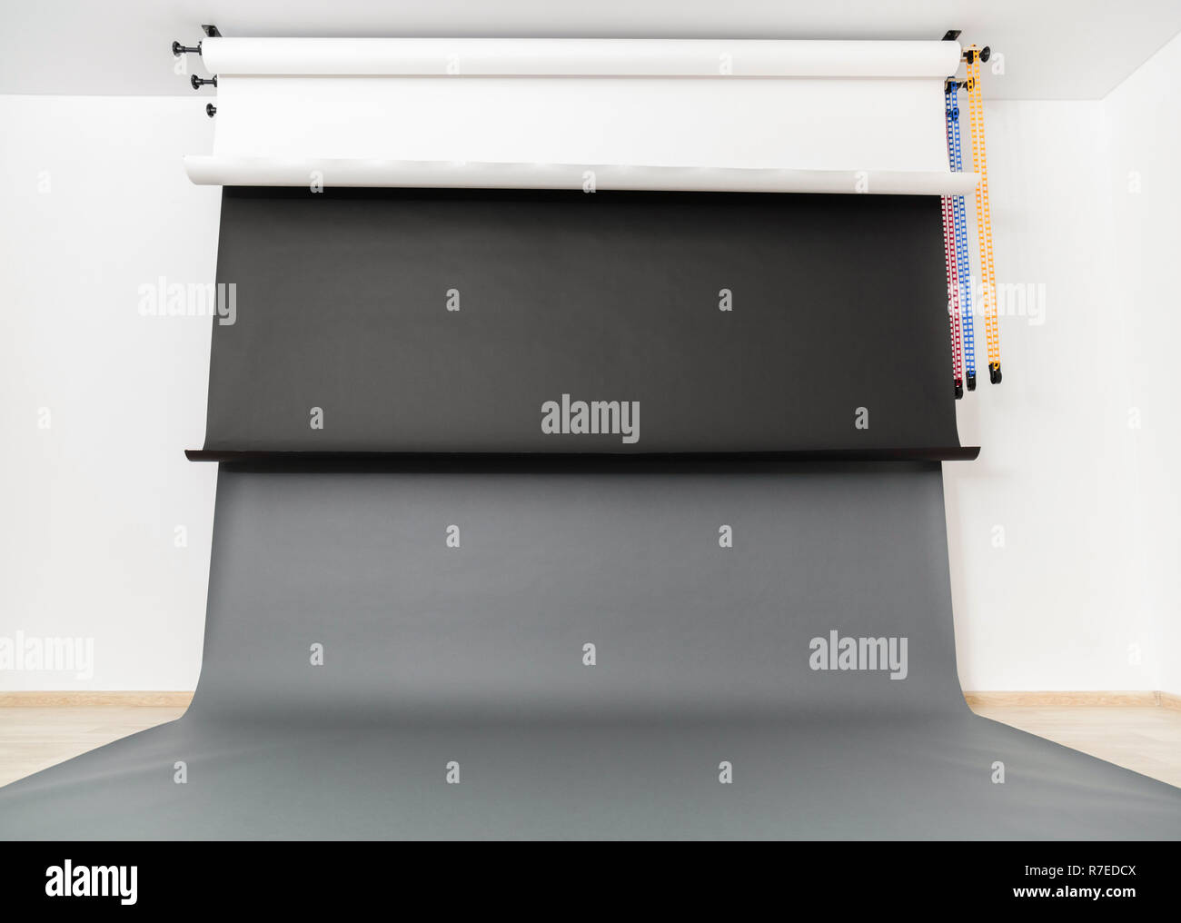 Photo studio at home. New paper backgrounds Stock Photo - Alamy