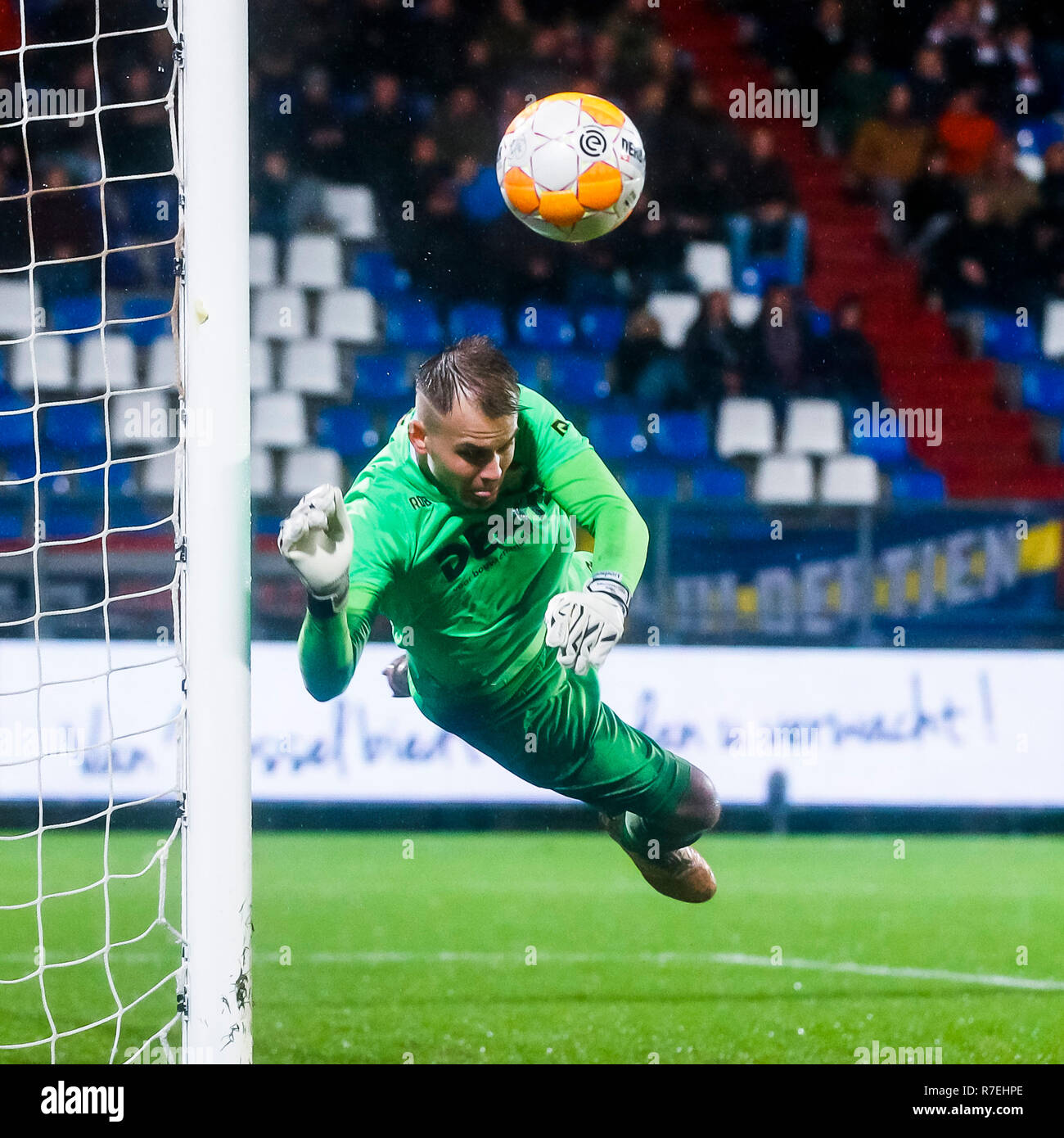 Willem ii goalkeeper timon wellenreuther hi-res stock photography and ...