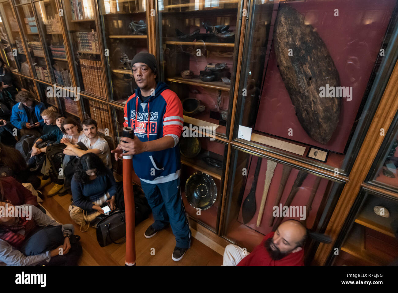 Gweagal shield hi-res stock photography and images - Alamy