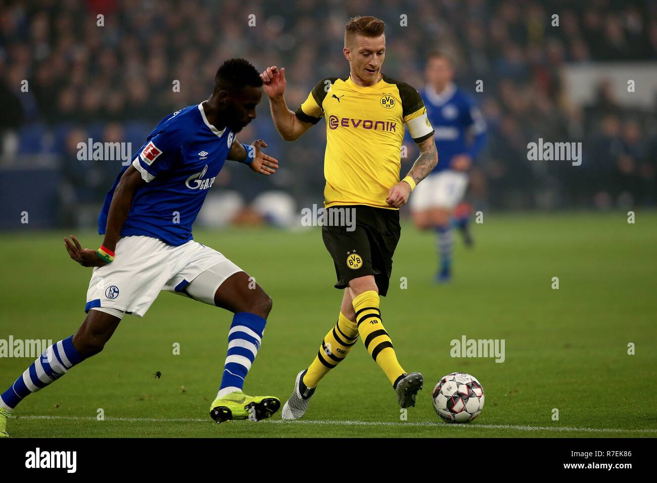Gelsenkirchen, Deutschland. 08th Dec, 2018. firo: 08.12.2018 Football ...