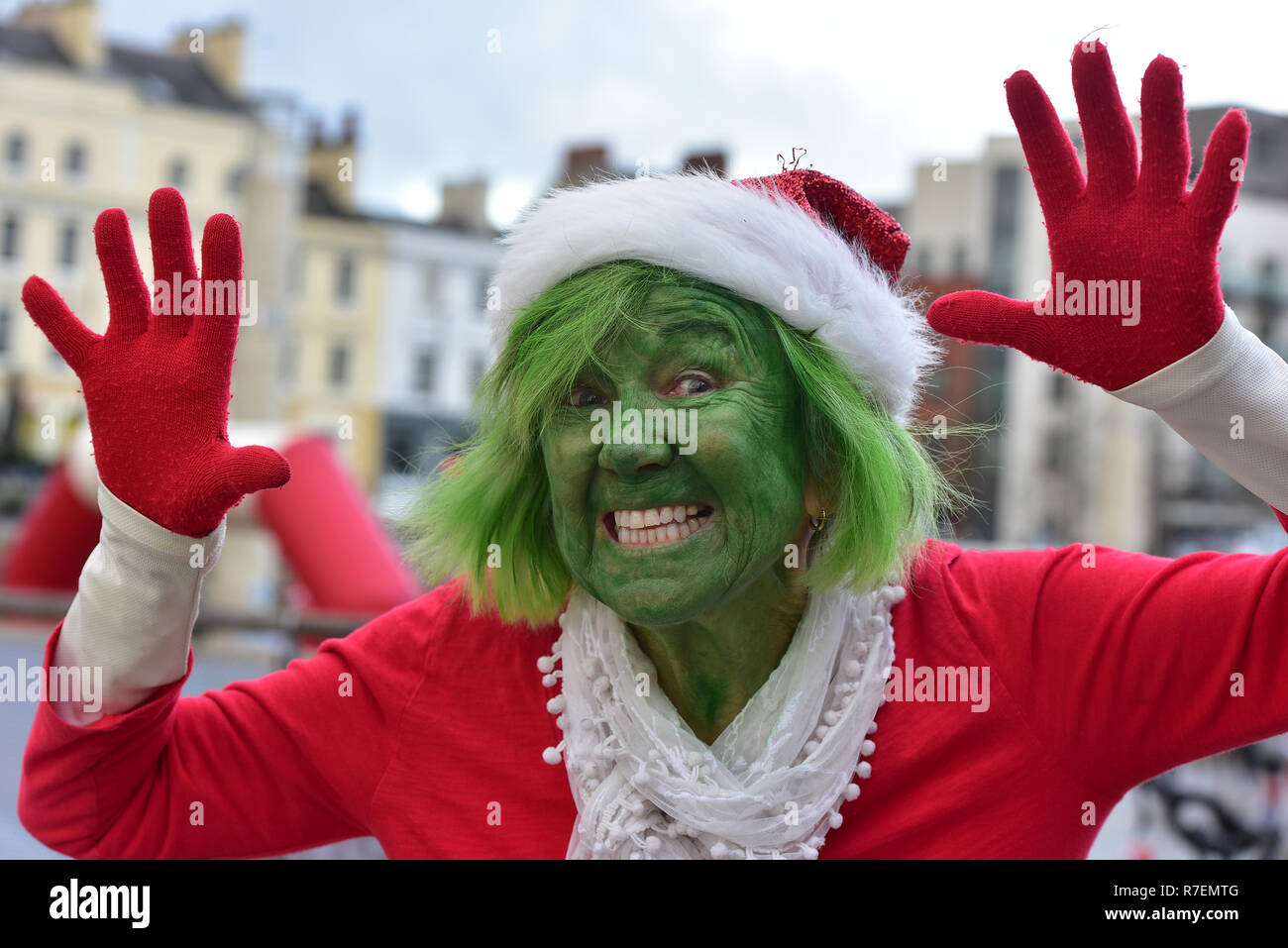Admiral Cardiff 2018 Santa and Elf Run in aid of the Welsh Hearts ...