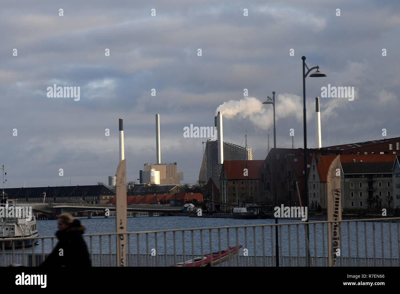 Copenhagen, Denmark. 9th Dec 2018. Smoke pollution from waste burning ...