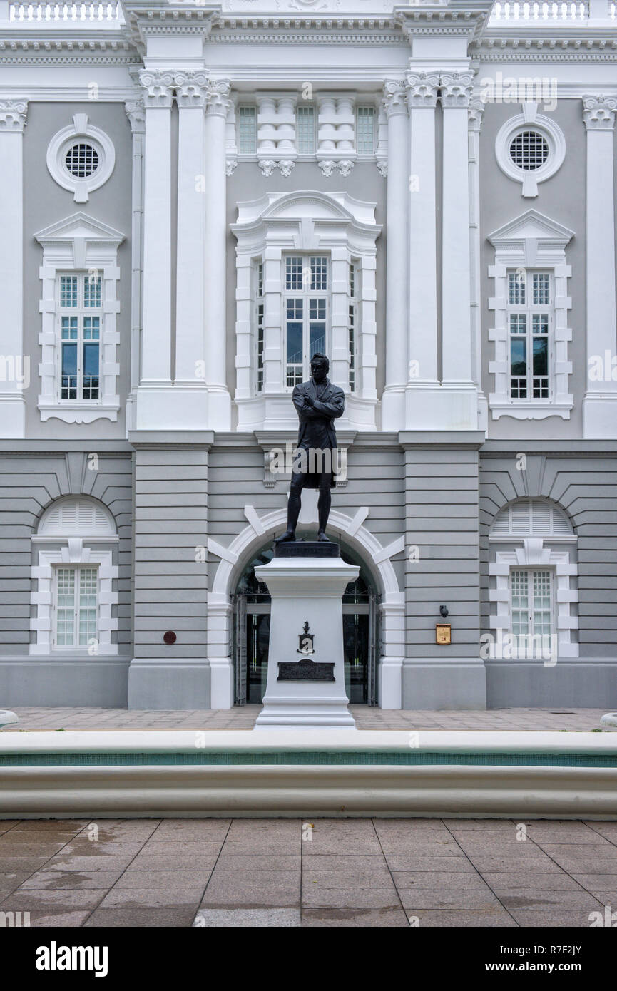 Sir Stamford Raffles Statue in front of the Victoria Theatre and Concert Hall, Colonial District ...