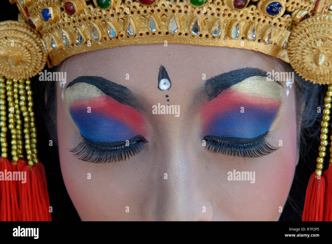 Indonesia face hi-res stock photography and images - Alamy