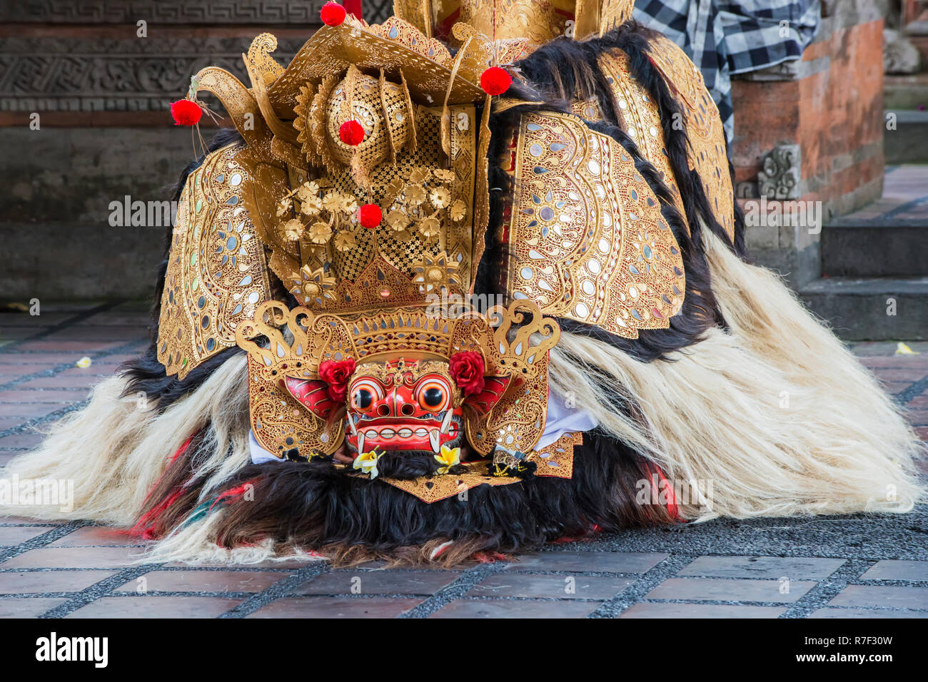 Balinese dance hi-res stock photography and images - Alamy