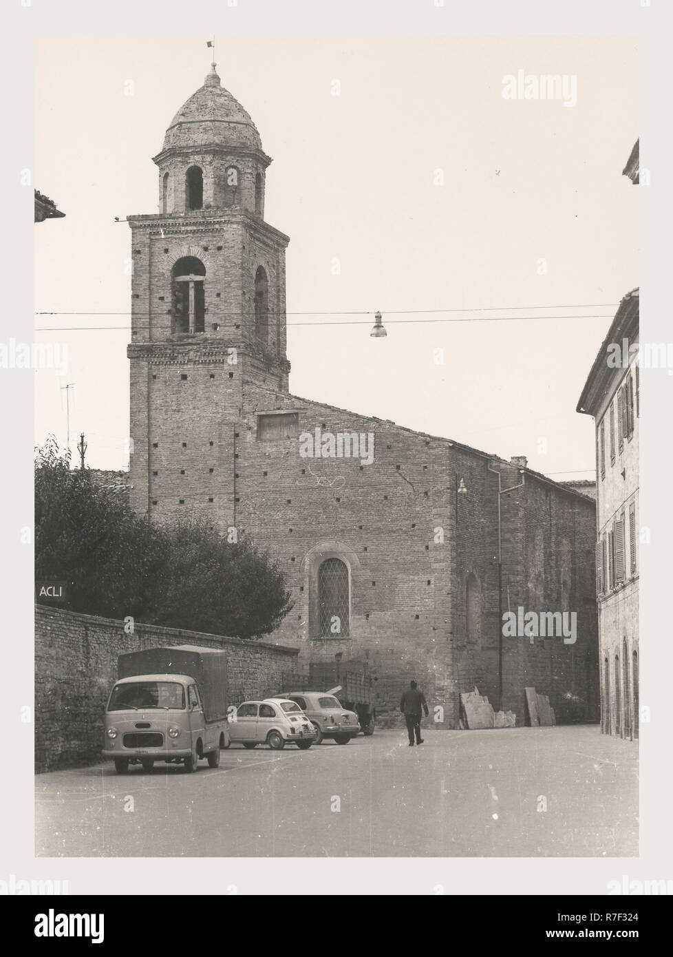 Deconsecrated 13th 14th century hi-res stock photography and images - Alamy