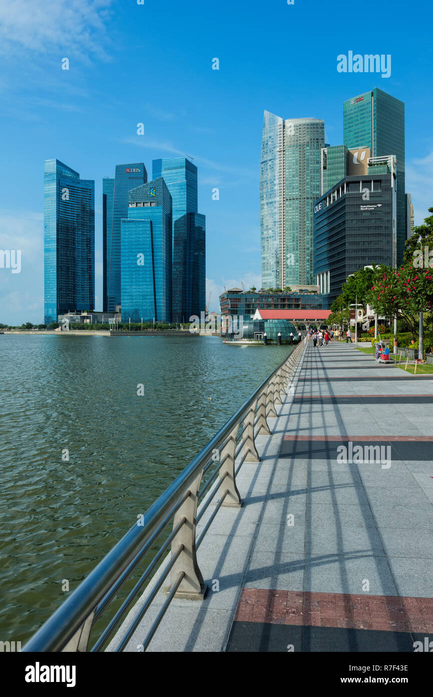Marina Bay waterfront promenade, Singapore Stock Photo - Alamy