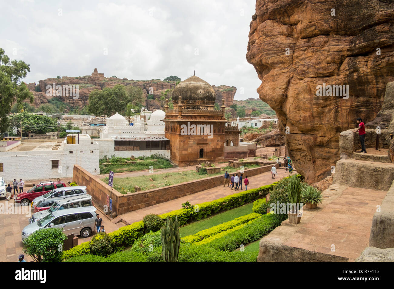 Cave 1 badami cave temples hi-res stock photography and images - Alamy