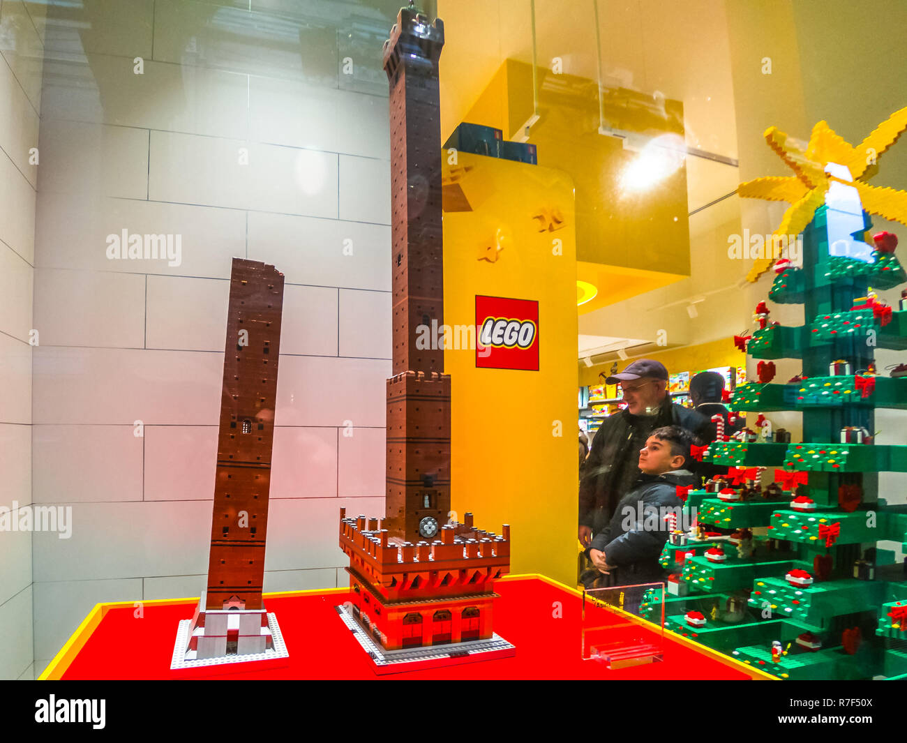 Lego landmark hi-res stock photography and images - Alamy