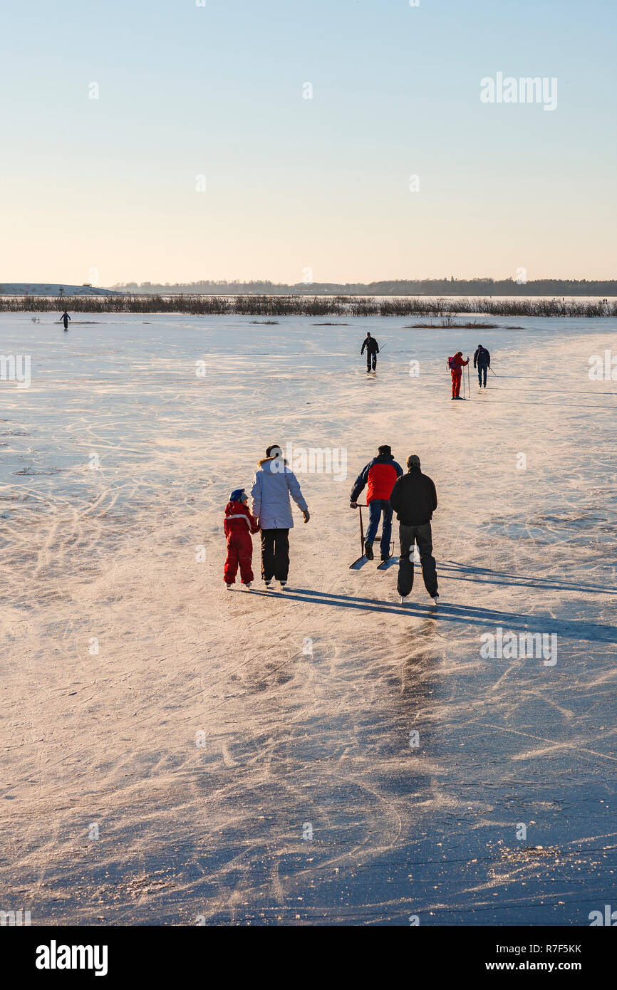 Group Of Children Ice Skating High Resolution Stock Photography and ...