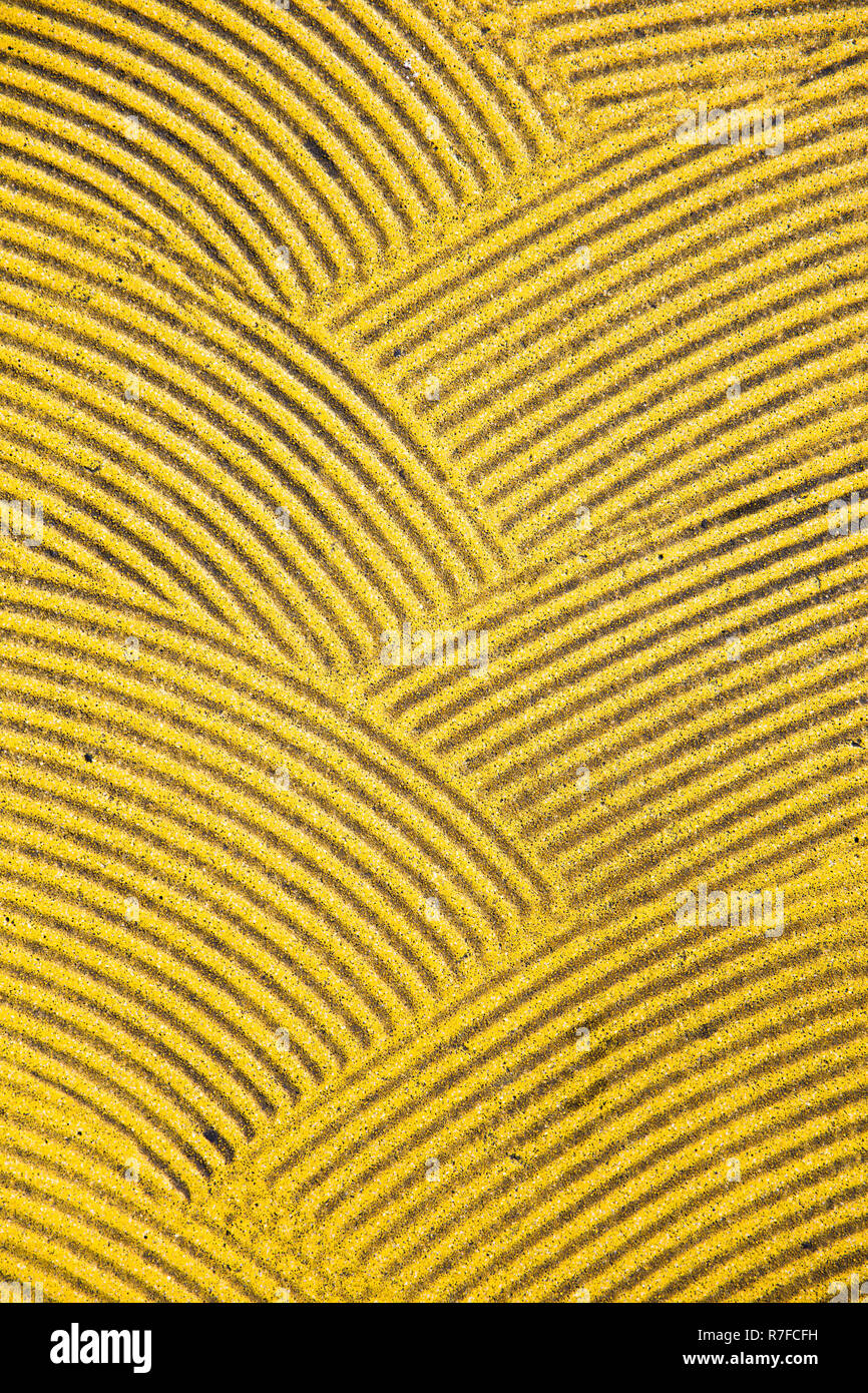 Yellow metal texture hi-res stock photography and images - Alamy