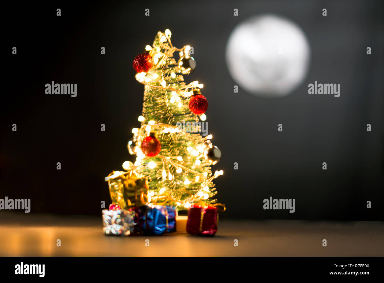 Fancy lights hi-res stock photography and images - Alamy