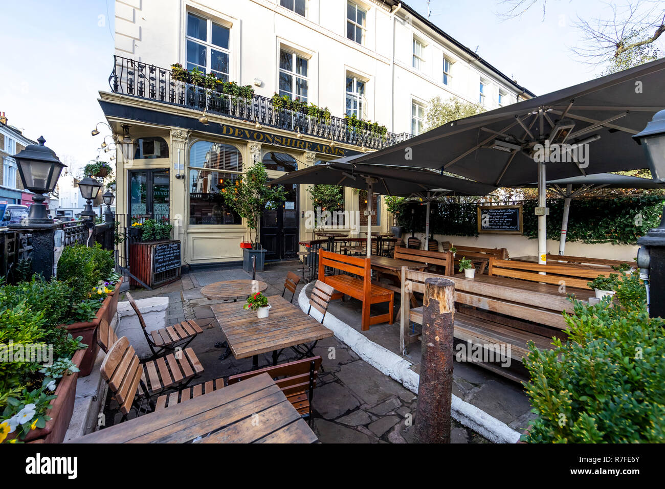 Devonshire arms pub hi-res stock photography and images - Alamy