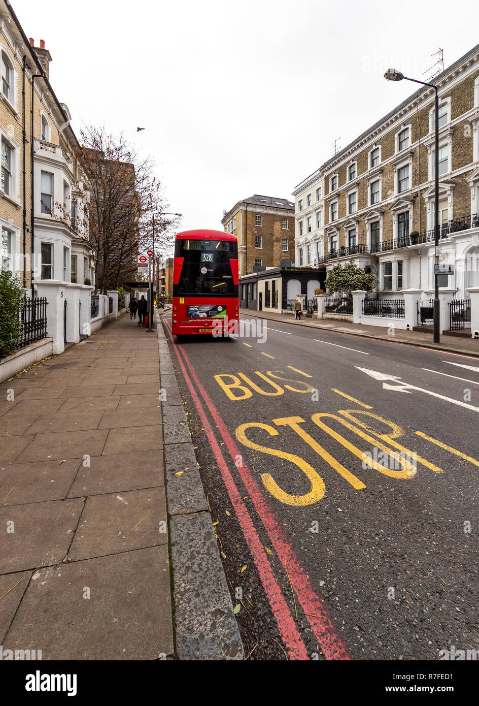 Short road sign uk back hi-res stock photography and images - Alamy