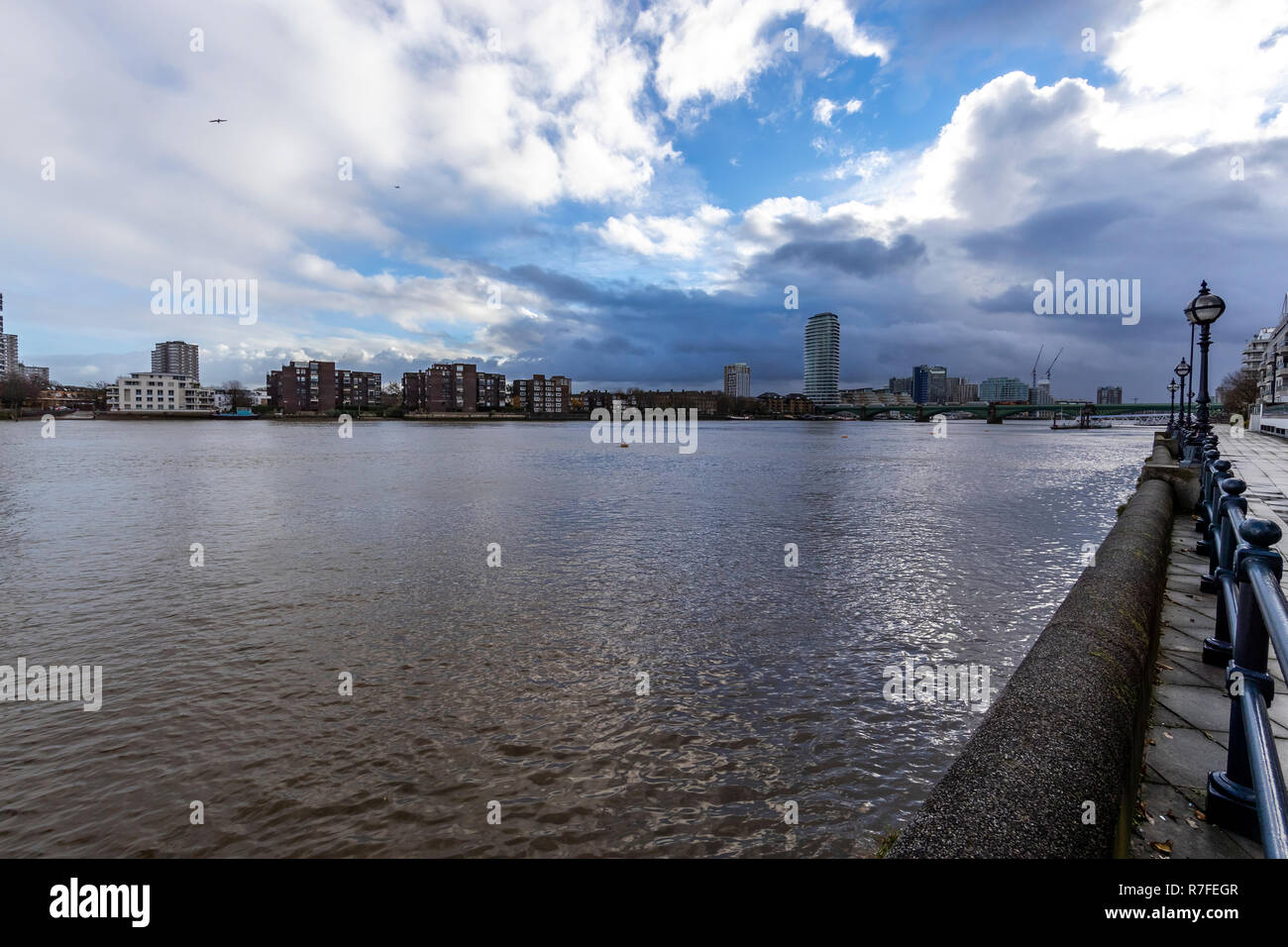 Riverside development chelsea wharf hi-res stock photography and images ...