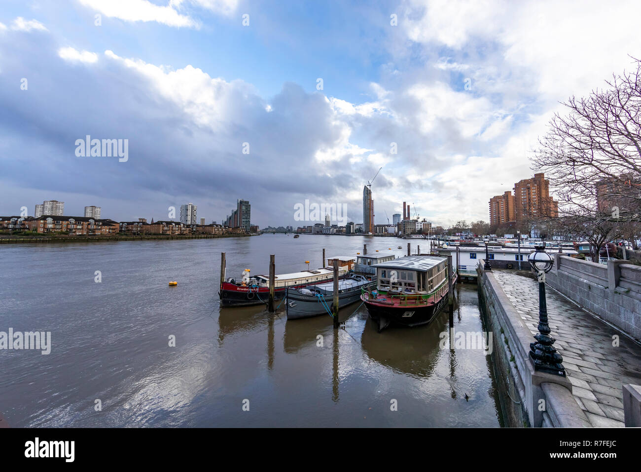 Cheyne Walk marina for houseboats, Chelsea, London SW10 0DQ. UK Stock ...