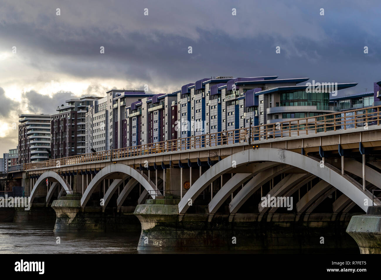 Vauxhall london sw8 hi-res stock photography and images - Alamy