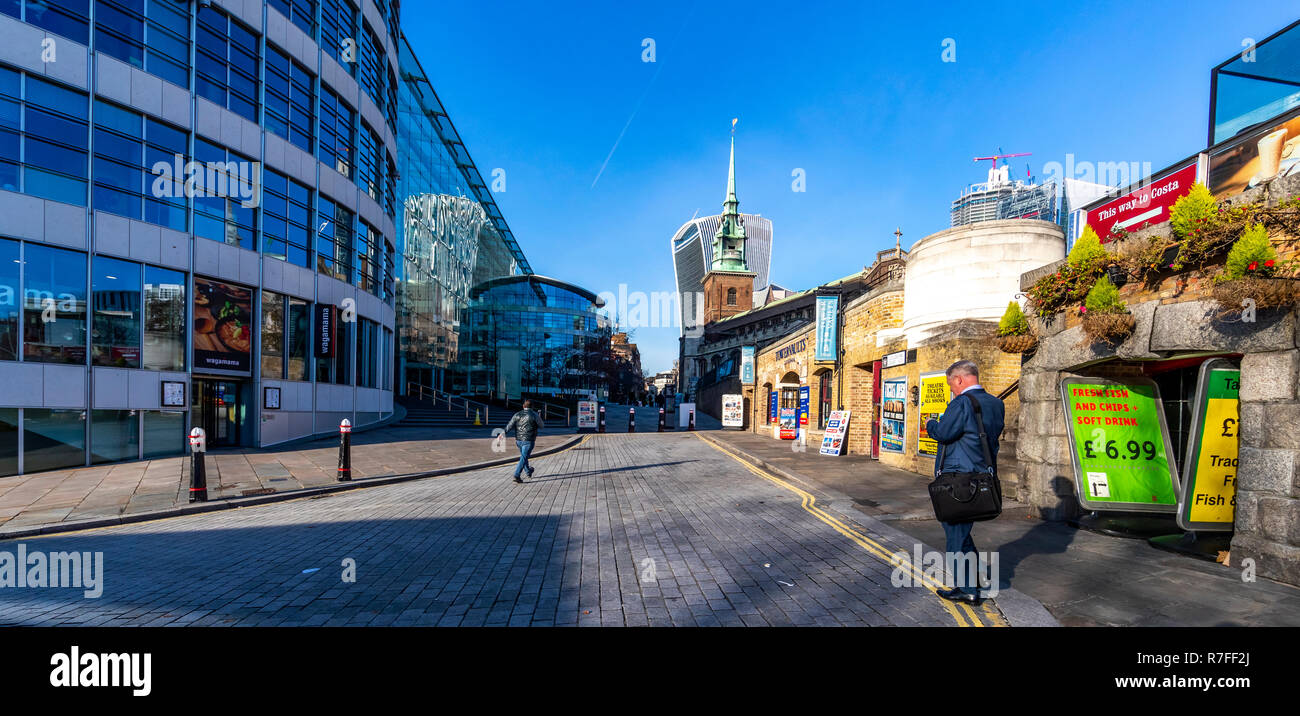 The square between Tower Hill and Tower Millenium Pier on the river ...