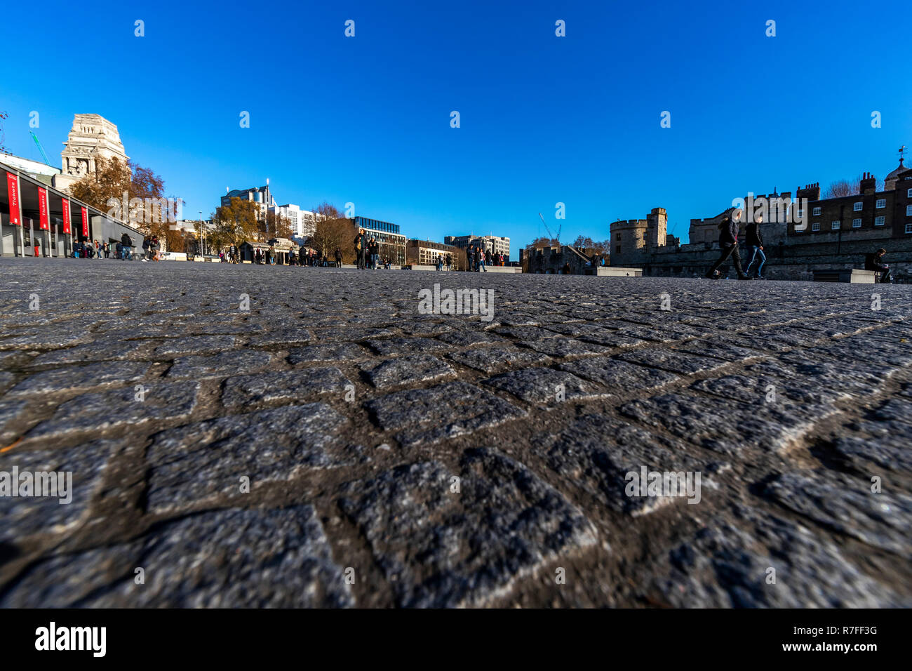 Tower of london concourse hi-res stock photography and images - Alamy