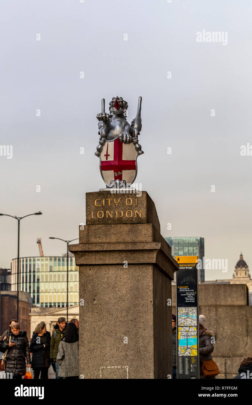 City coat arms bus hi-res stock photography and images - Alamy