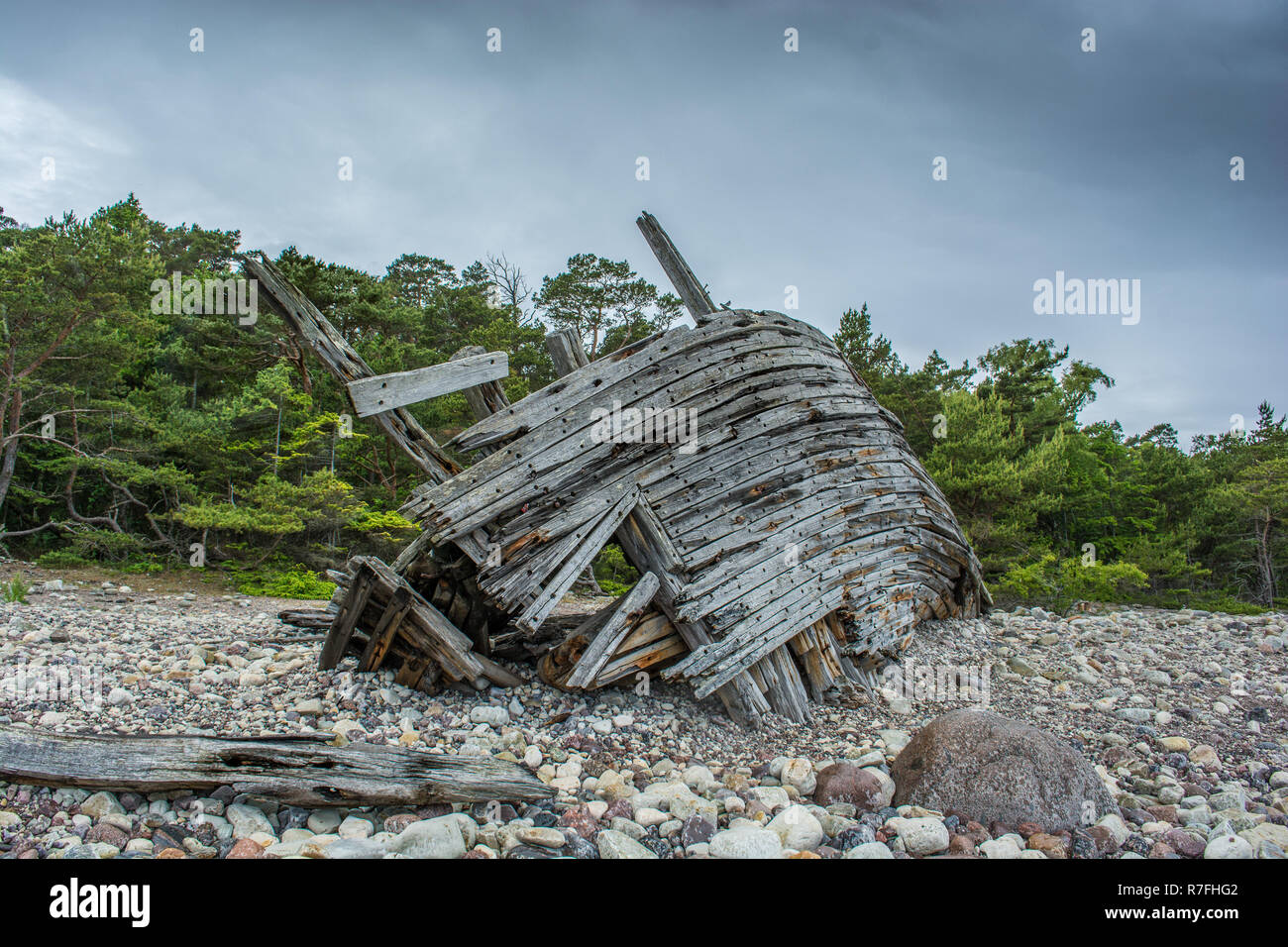 Ship wreck seaside hi-res stock photography and images - Alamy